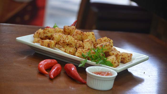 Dadinho de tapioca com queijo coalho fácil e prático