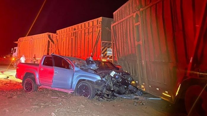 Colisão entre quatro veículos deixa um morto e três feridos na PR-082