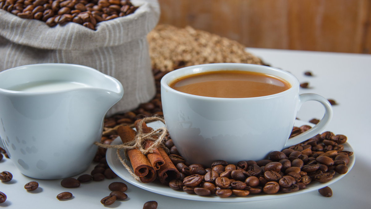 Qual a relação entre o café e a história gastronômica de Londrina?