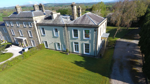 Mulher ganha mansão de R$ 3,2 milhões em rifa na Inglaterra