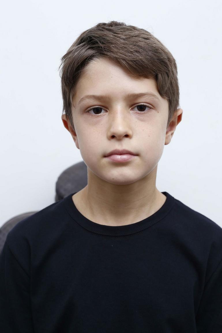 Aprenda a fazer maquiagem infantil de caveira para o Halloween