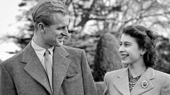 Rainha Elizabeth e príncipe Philip completam 72 anos de casados