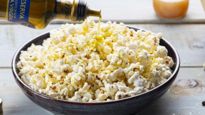 Bala baiana: delícia com coco e calda espelhada