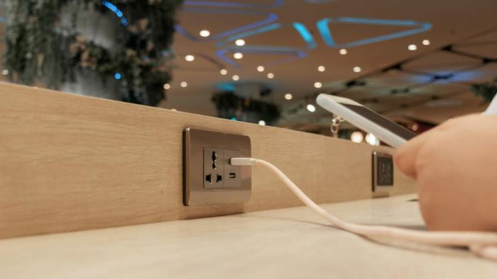 Como funcionam as tomadas USB? Saiba tudo!